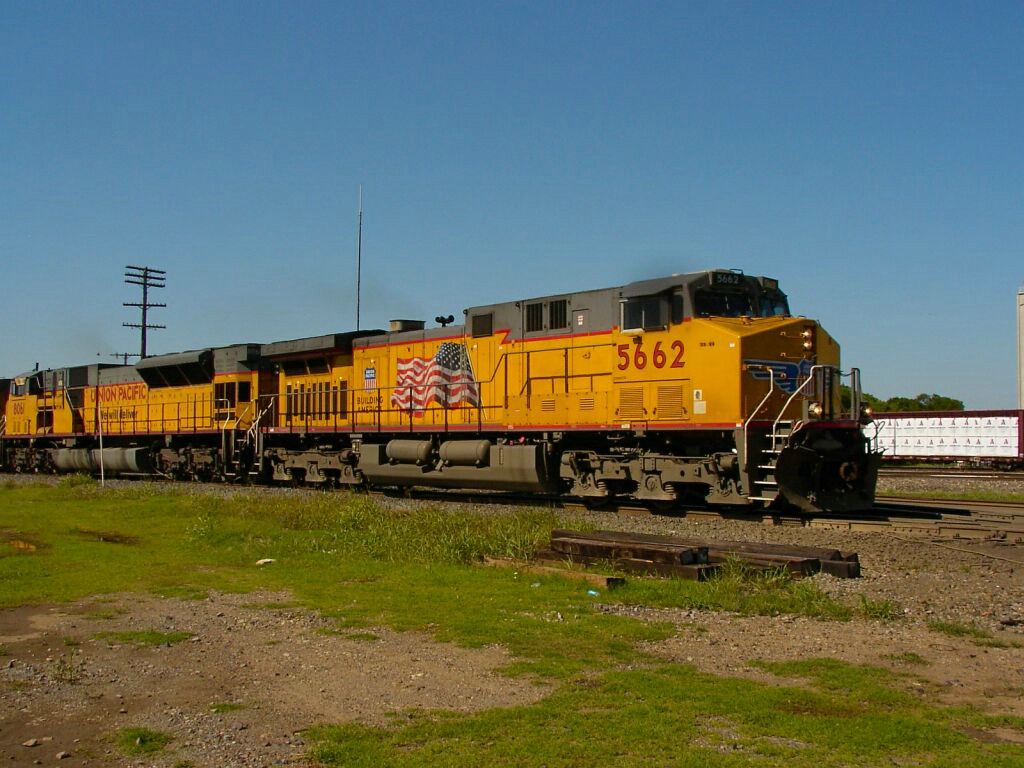 UP 5662 "BUILDING AMERICA"